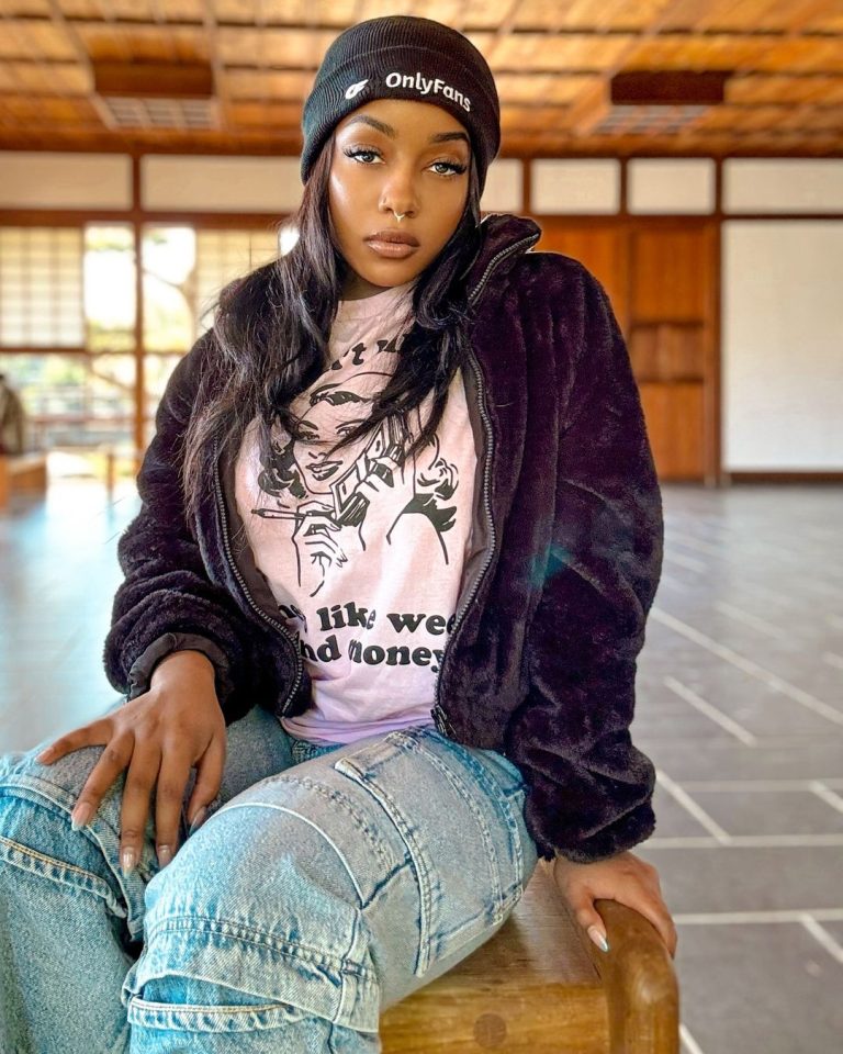 Lily Starfire Bio, Age, Career, Height, Boyfriend, Net Worth & More