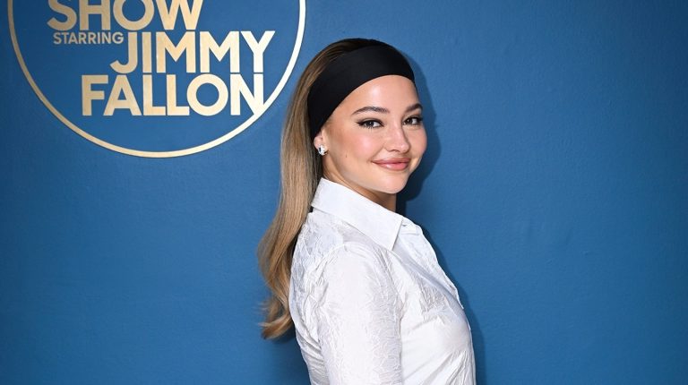 Madelyn Cline Net Worth: How Much is She Worth? - Biowiki